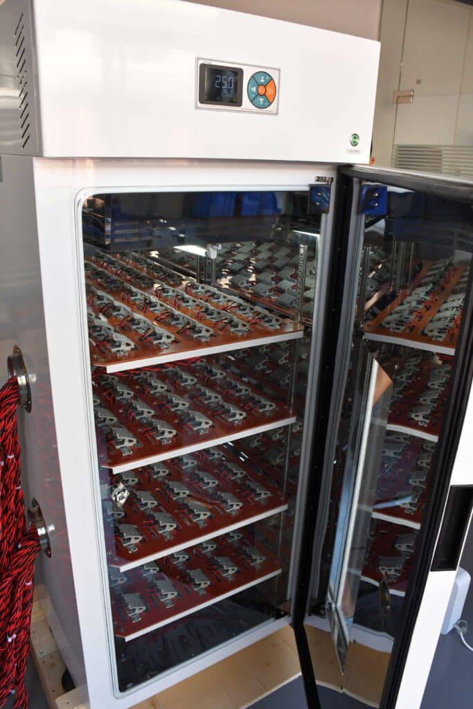 Battery Test Chambers (5°C~60°C) - Landt Instruments