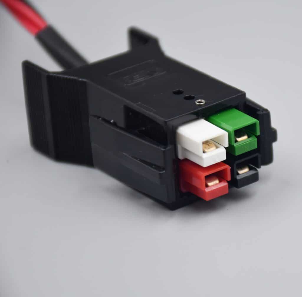 Pouch Cell Clips With 4-Pin Anderson Connector